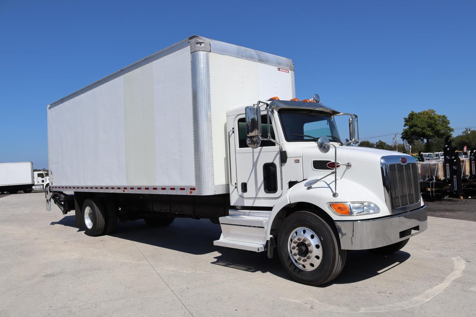 2019 PETERBILT 337 - Cassone Truck Sales