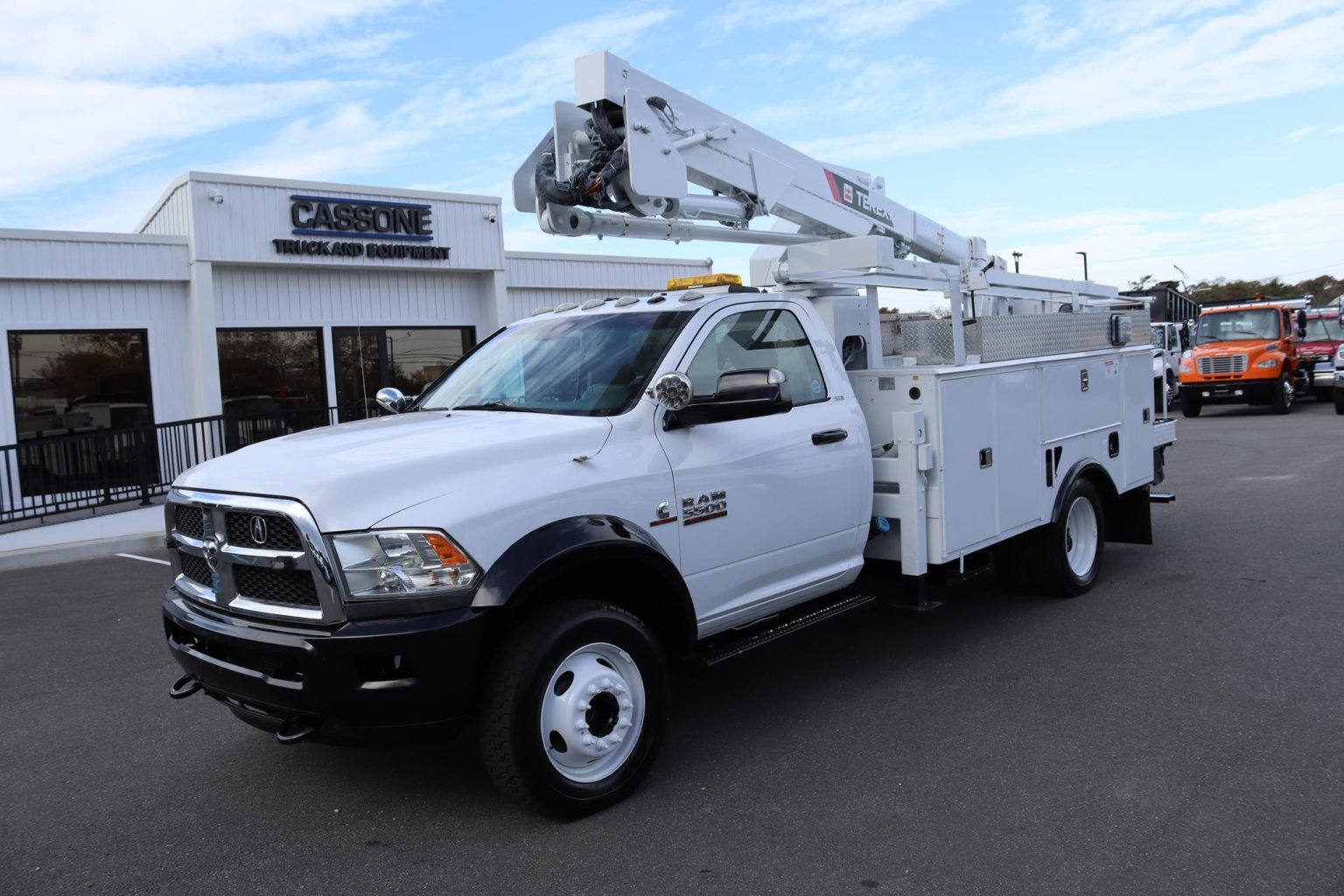 2015 TEREX HI RANGER LT 40 - Cassone Truck Sales